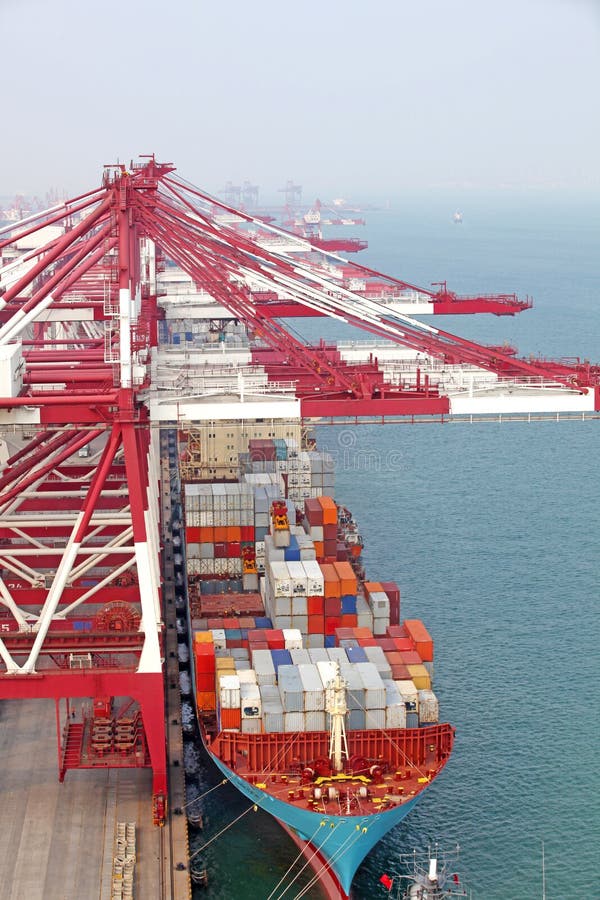 Container Terminal editorial stock photo. Image of loading - 33107508