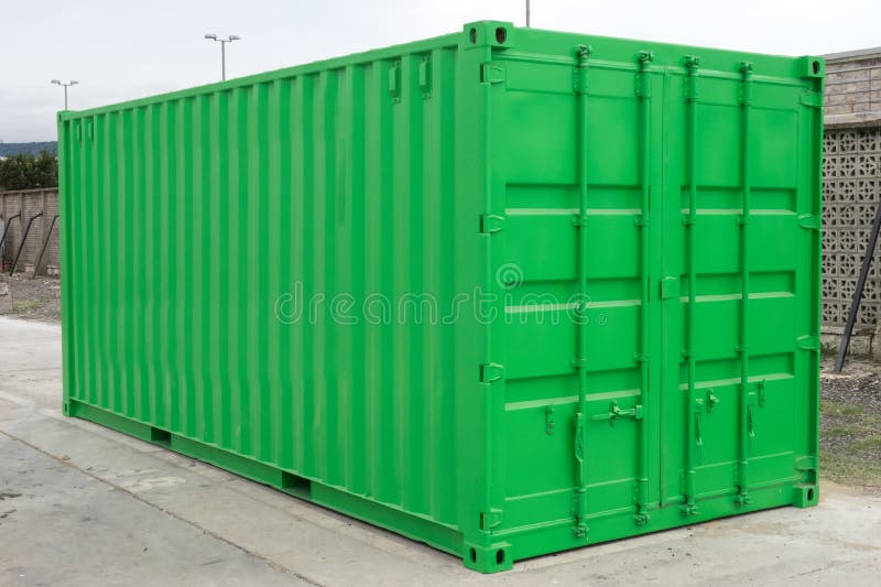 Container verde immagine stock. Immagine di metallo, industriale - 81382909