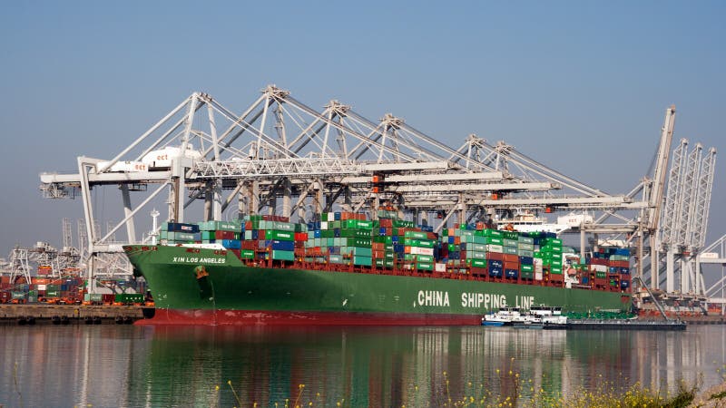 Rotterdam, Nederland - April 20 2018: Grote Havenkranen Die ...
