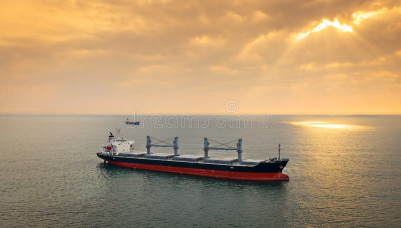 Containerfartyg I Export- Och Importverksamhet Samt Logistik Arkivfoto ...