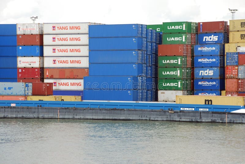 Containers in De Haven Van Antwerpen Redactionele Stock Foto - Image of ...