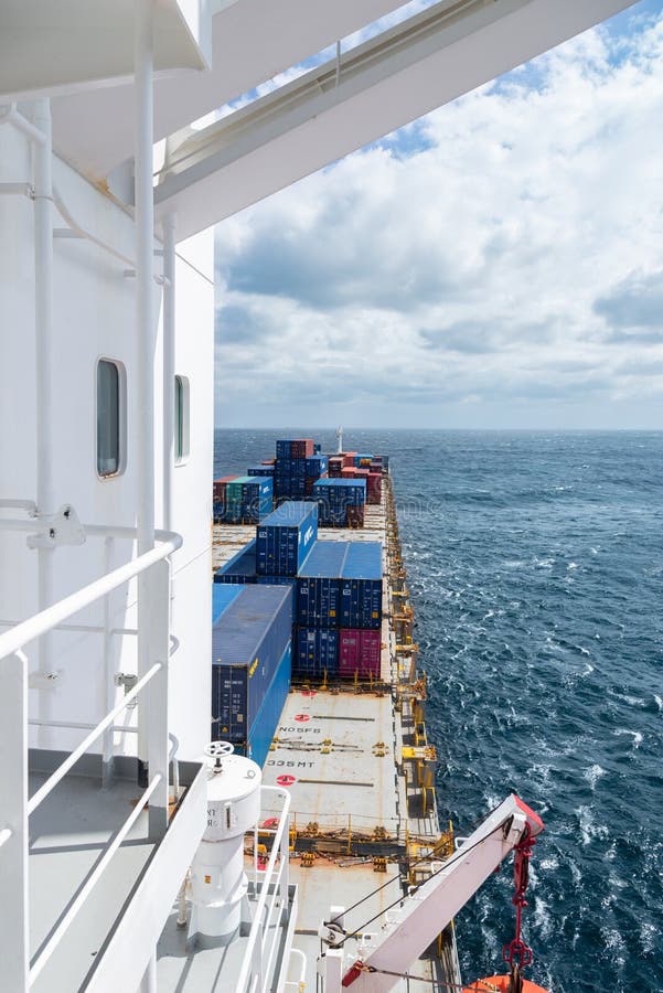 Containerschip redactionele afbeelding. Image of schip - 234488180