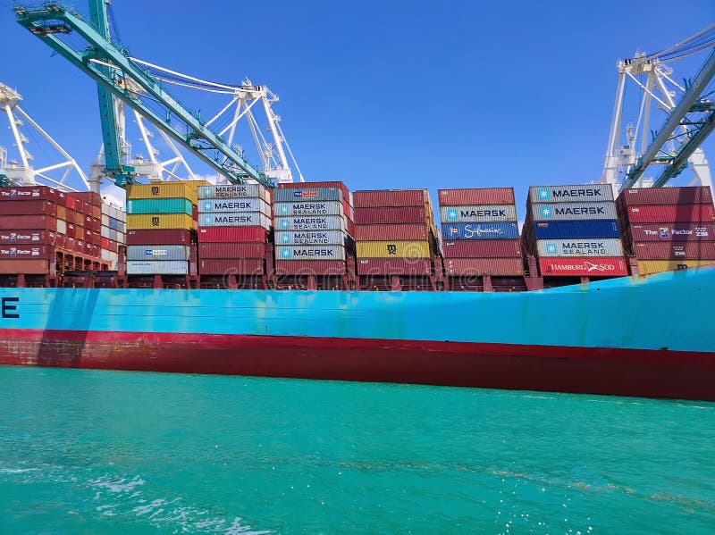 Containerschip in Haven Miami Een Van De Grootste Vrachthavens in De Vs ...