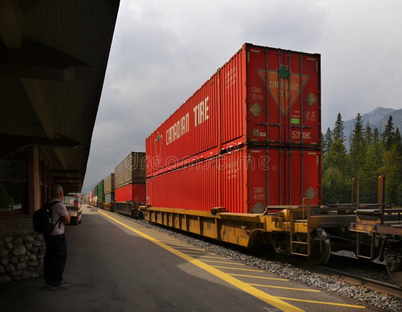 Containerzug, Eisenbahn-Transport, Kanada Redaktionelles Stockfoto ...