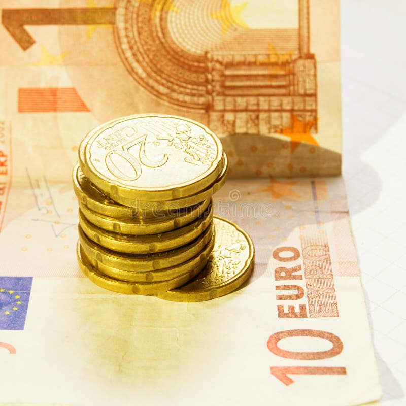 Contant Geld Met Muntstukken En Munt Stock Afbeelding - Image of betaal ...