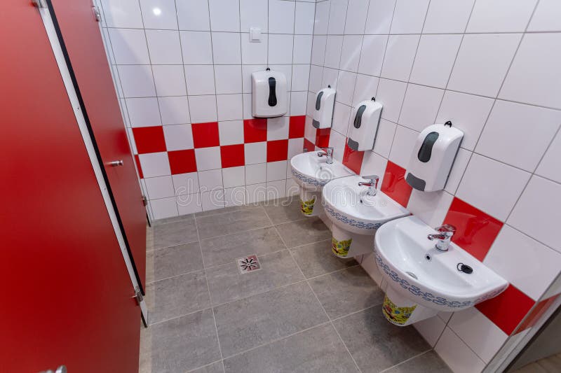 Contemporary Modern Restroom Facilities Featuring WellDesigned Urinals ...