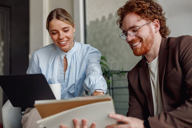 Engaging Collaborative Business Meeting with Proactive Team Members ...