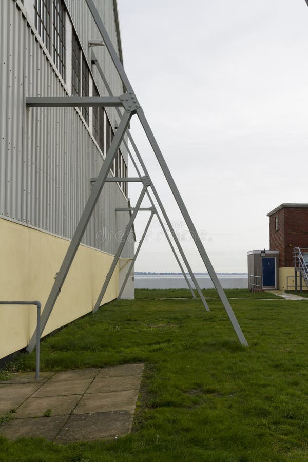 Contrafforte Di Volo Moderno. Fotografia Stock - Immagine di acciaio ...