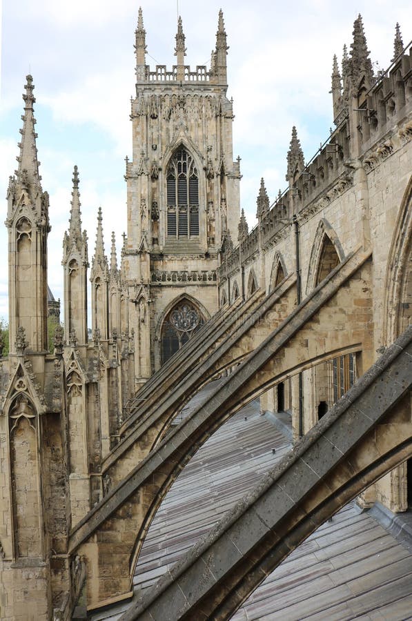 Contrafforti Di Volo Su York Minster Fotografia Stock - Immagine di ...