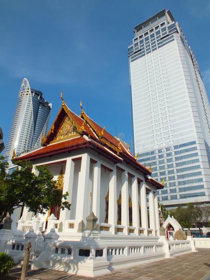 Contrast of the Age. Ubosot and Skyscraper Stock Photo - Image of ...