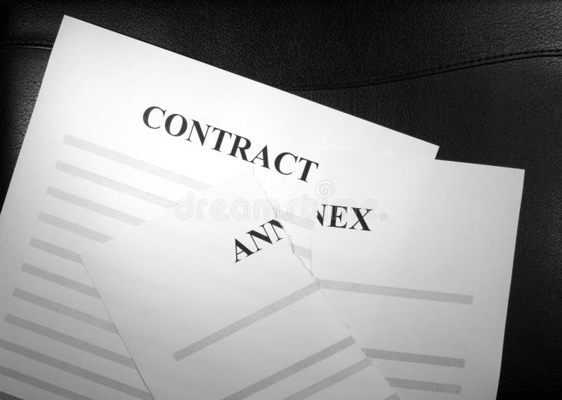 Contrato y anexo roto foto de archivo. Imagen de inválido - 1798978