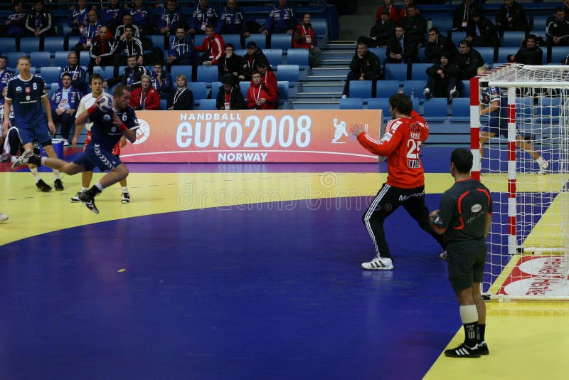 Contre- attaque image éditorial. Image du européen, allumette - 17756370