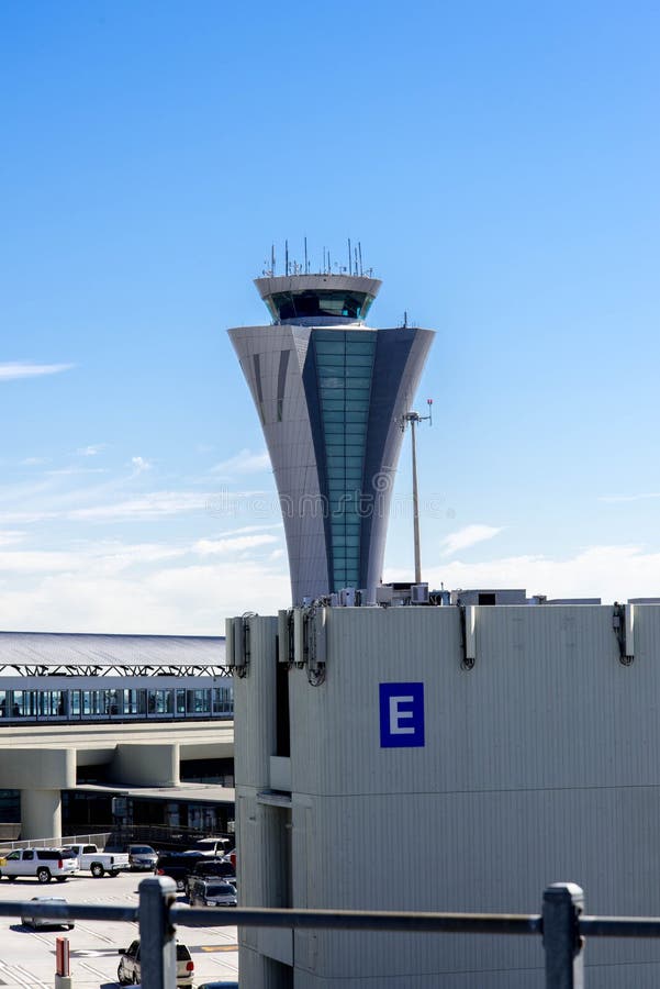 SFO, San Francisco International Airport Control Tower Editorial Stock ...