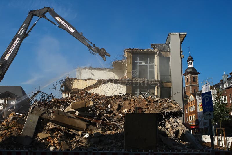 Controlled Demolition editorial image. Image of dinosaur - 26446620