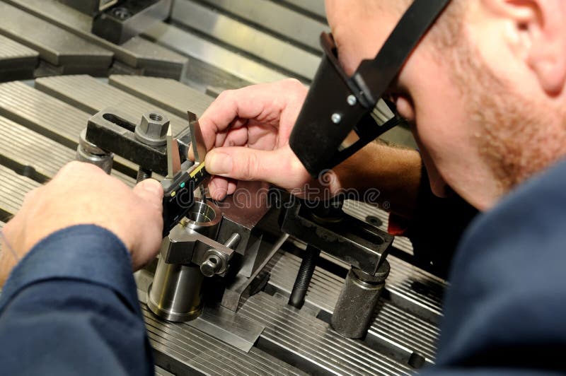 Controlli Il Measurment Dal Compasso Fotografia Stock - Immagine di ...