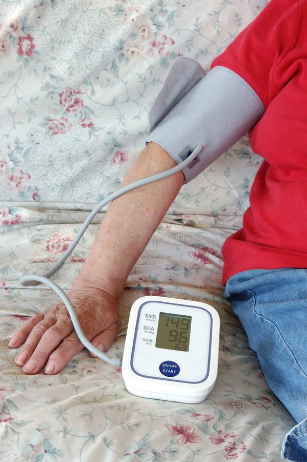 Auto Che Controlla Pressione Sanguigna Fotografia Stock - Immagine di ...