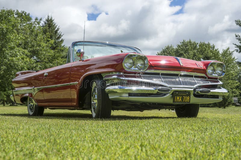 Dodge Phoenix Convertible 2 Editorial Photography - Image of cars, side ...