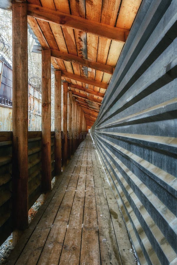 Lines converging stock photo. Image of scene, pattern - 7134518