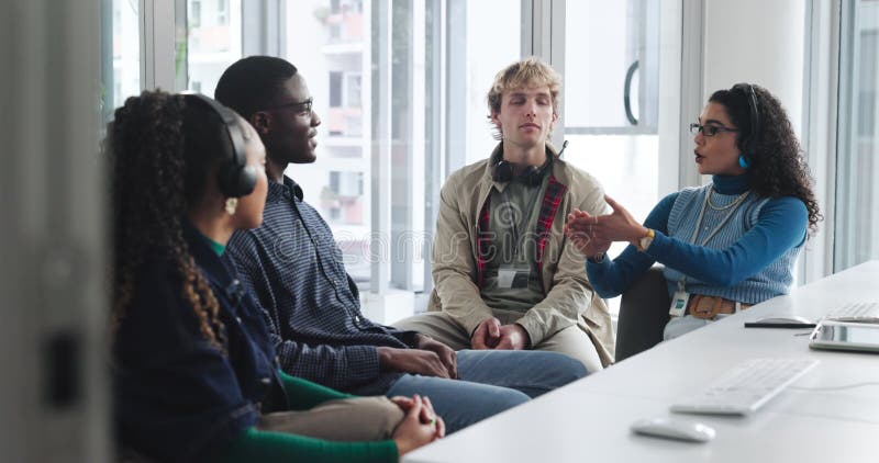 Conversation, Explain and Support with Friends in Call Center Together ...