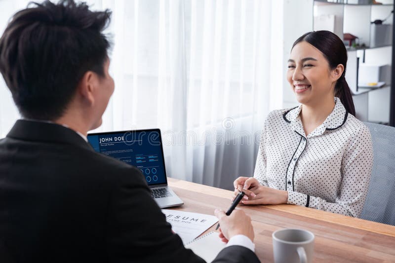 Conversational Job Interview between Interviewer and Candidate ...