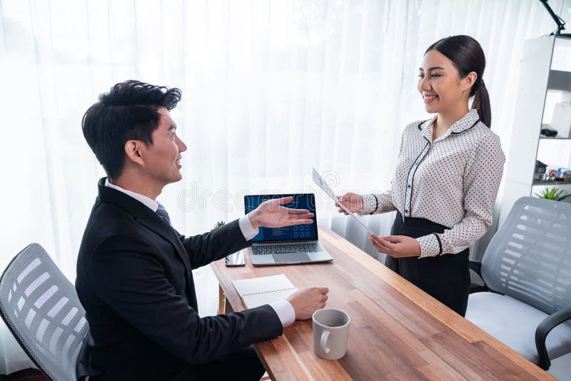 Conversational Job Interview between Interviewer and Candidate ...