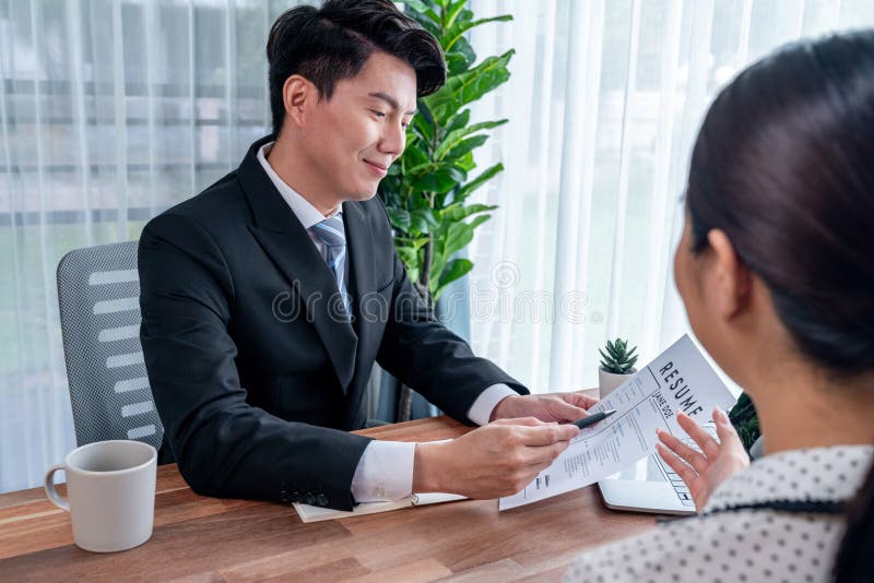 Conversational Job Interview between Interviewer and Candidate ...