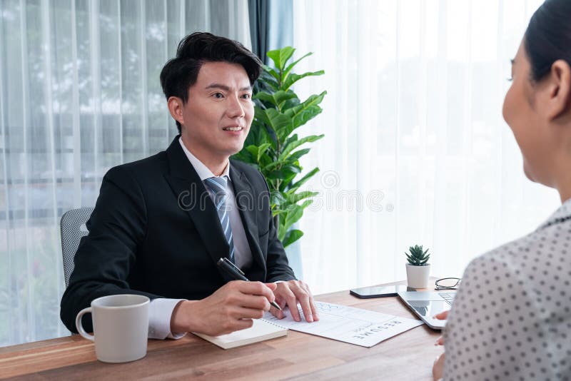 Conversational Job Interview between Interviewer and Candidate ...