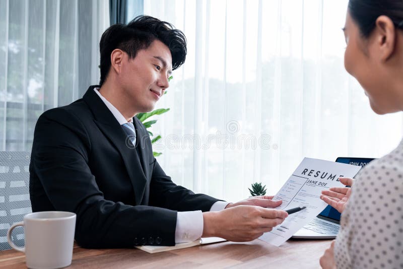 Conversational Job Interview between Interviewer and Candidate ...