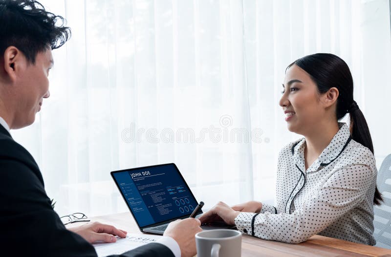 Conversational Job Interview between Interviewer and Candidate ...