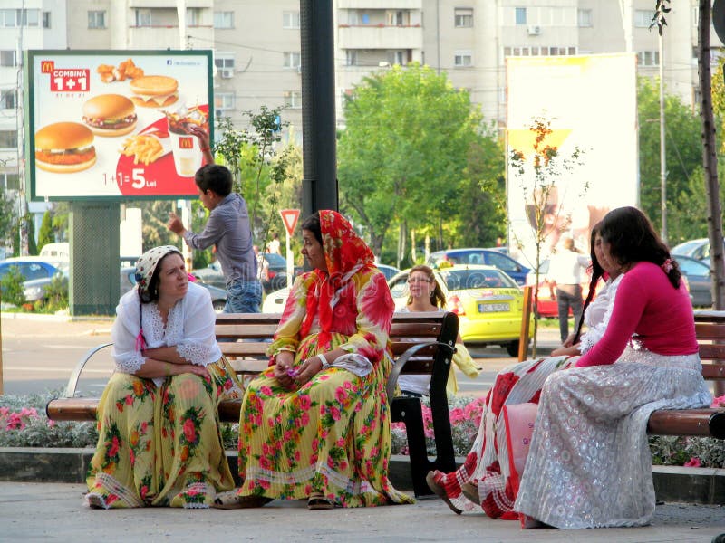 Il Memoriale Romani, Degli Zingari O Di Roma Dedicato Alla Gente Dei ...