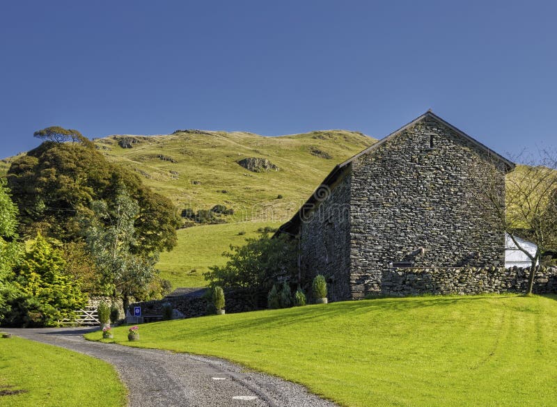Conversion De Grange Dans La Campagne Image stock - Image du vieux ...