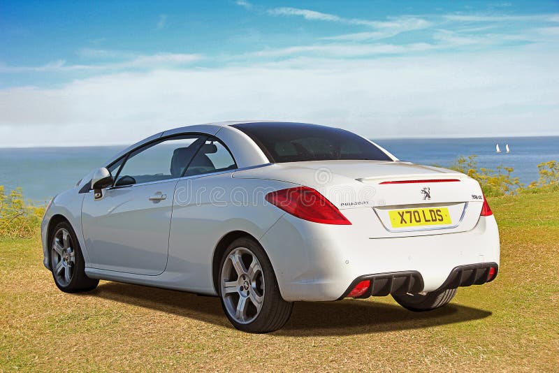 Photo De Peugeot 208 E-hdi 1 6cc Photo éditorial - Image du lecteur ...
