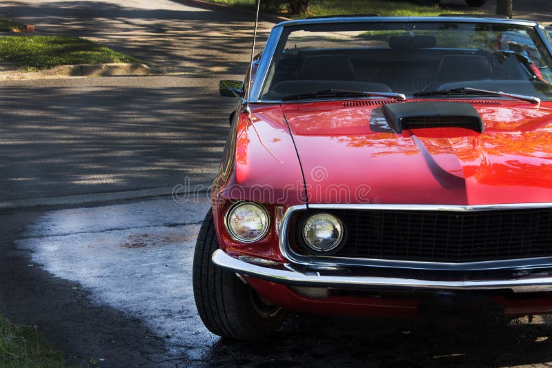 Convertible rojo imagen de archivo. Imagen de viejo, coche - 54562195
