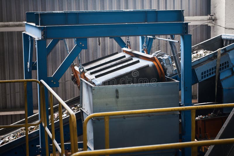 Conveyor Magnetic Separator for Extracting Metal from the Stream of ...