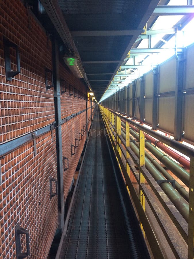 551 Conveyor Walkway Photos - Free & Royalty-Free Stock Photos from ...