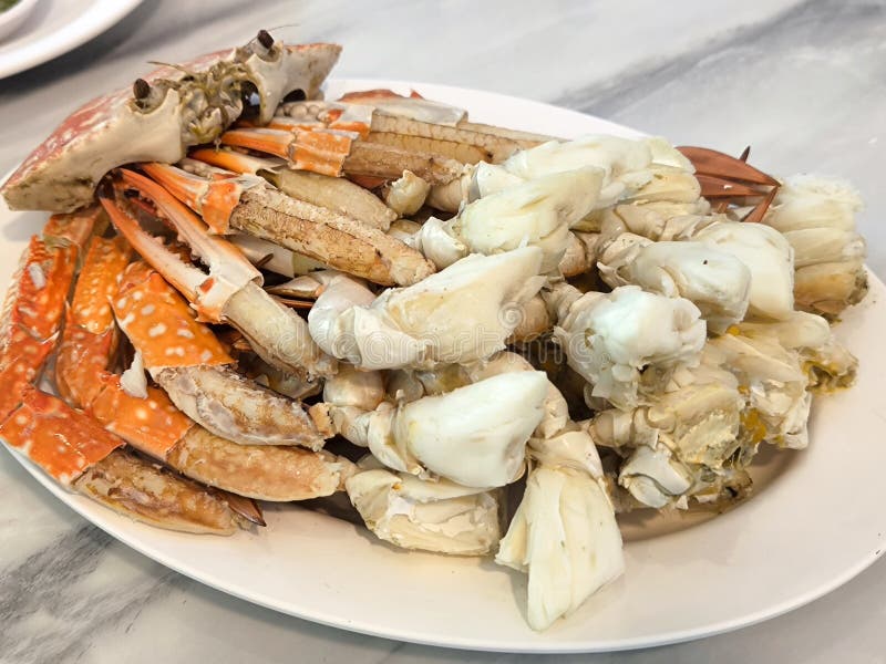 Cooked Crab Meat and Claws on Plate Stock Photo - Image of vegetable ...