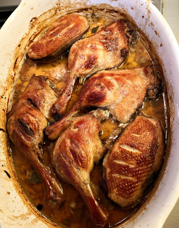 Cooked duck in a clay pot stock image. Image of menu - 123477677