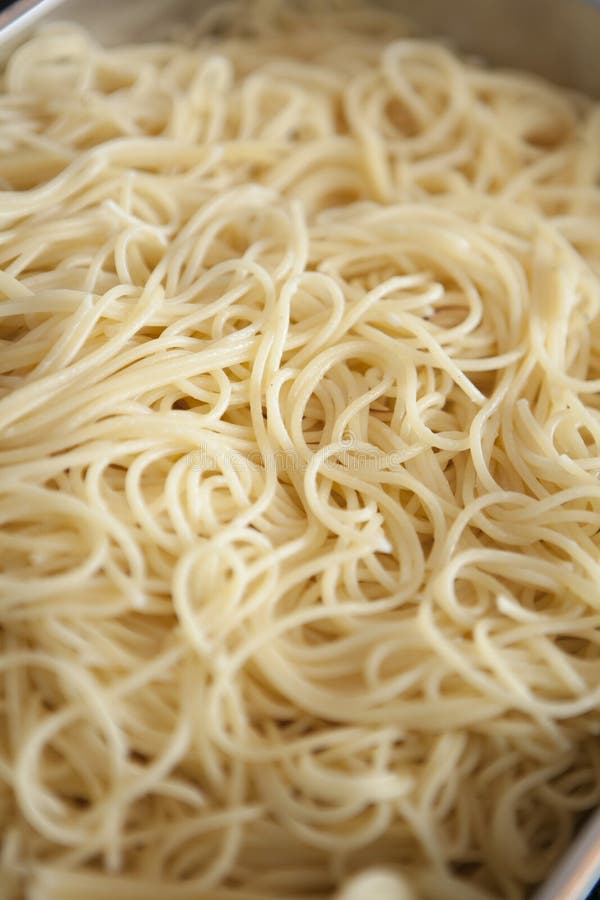 Cooked spaghetti on tray stock image. Image of long, cooking - 50087769