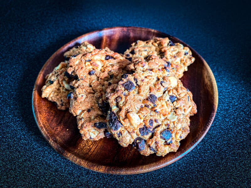 Cookie with Dark Chocolate Chip Plate Editorial Photography - Image of ...