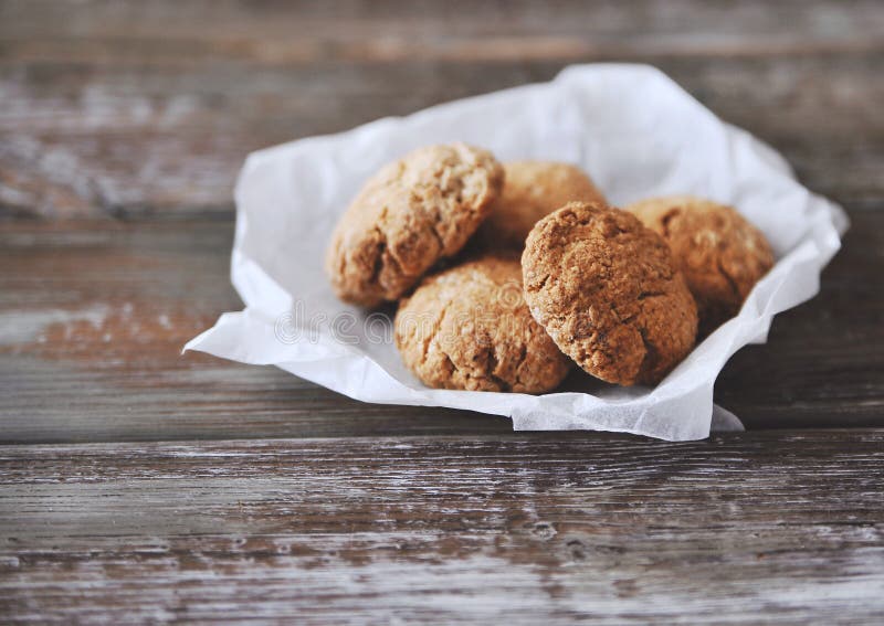 Cookies Da Aveia No Fundo De Madeira Imagem de Stock - Imagem de ...