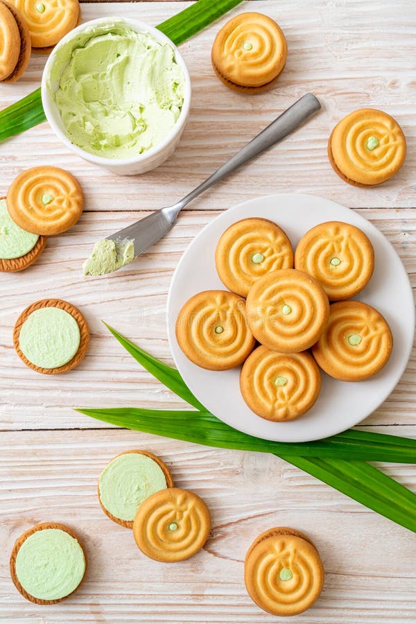 Cookies with pandan cream stock image. Image of crumbs - 159922991