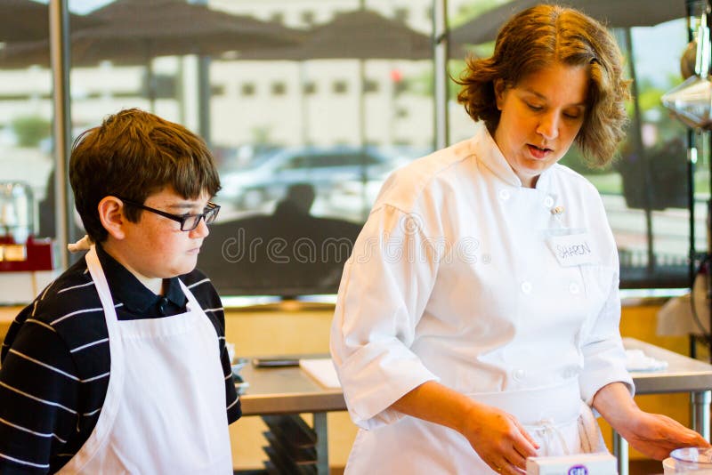 Cooking class editorial photography. Illustration of children - 283753527