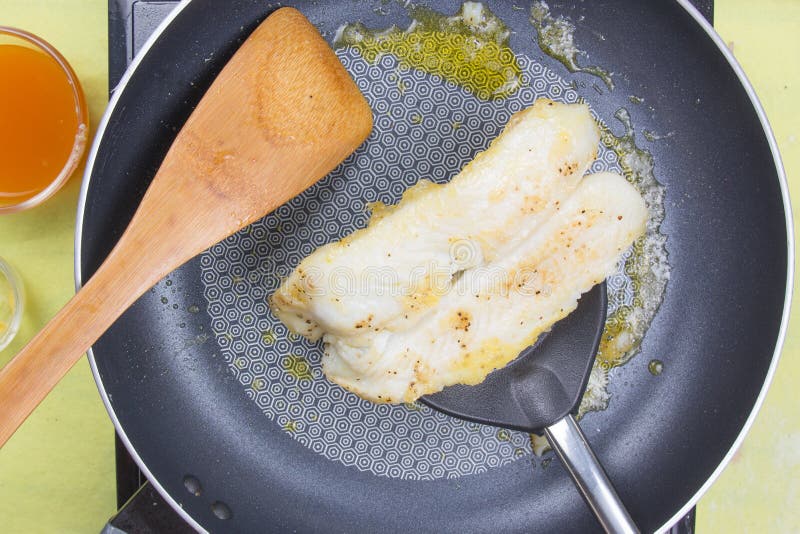 Grill dory fish fillet stock image. Image of grilled - 25524301