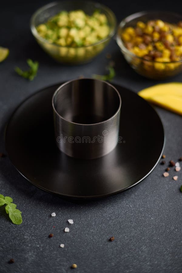 Cooking Form on a Plate - Cooking Traditional Tuna and Mango Tartare ...