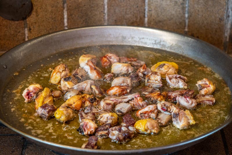 Cooking Principle for an Authentic Valencian Paella with Rabbit ...