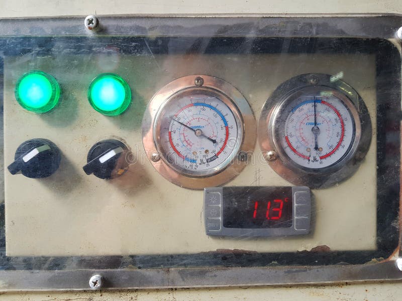 Cool Temperature Control Dial Stock Image - Image of switch, dial ...