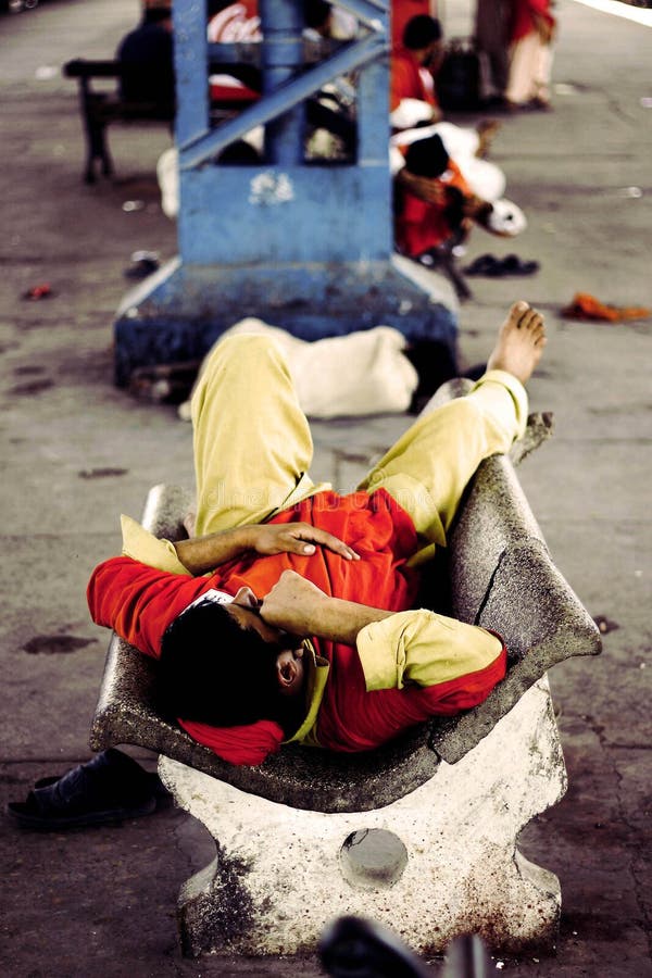 Coolie Labour Sleeping at Karachi Cantt Station Editorial Stock Image ...