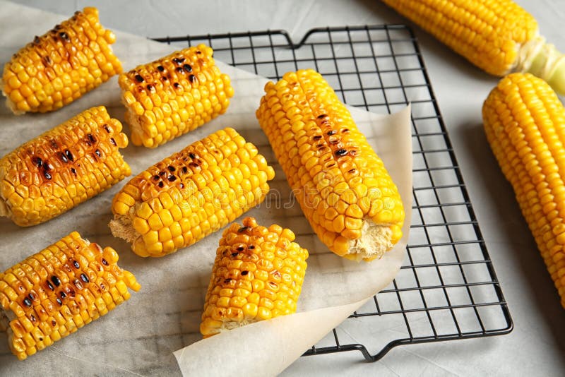 Cooling Rack with Grilled Corn Cobs Stock Image - Image of healthy ...