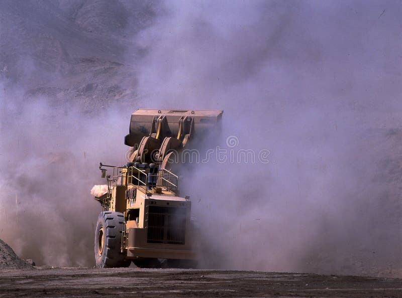 The Cooper Mining Industry in Chile Idely Uses Such Equipment As Front ...