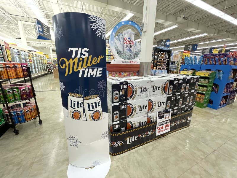 Coors Light Holiday Display Editorial Photo - Image of design, beer ...